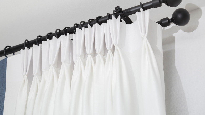 Here's How To Custom Pinch-Pleat Your Set Of Loose Curtains Here's How To Custom Pinch-Pleat Your Set Of Loose Curtains