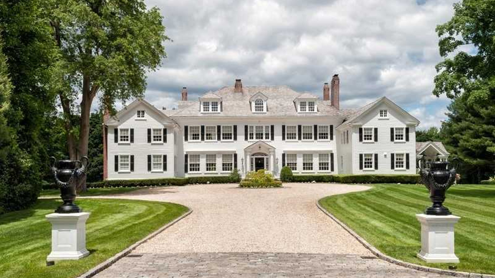 Here's Where You Can Visit The House From The Money Pit