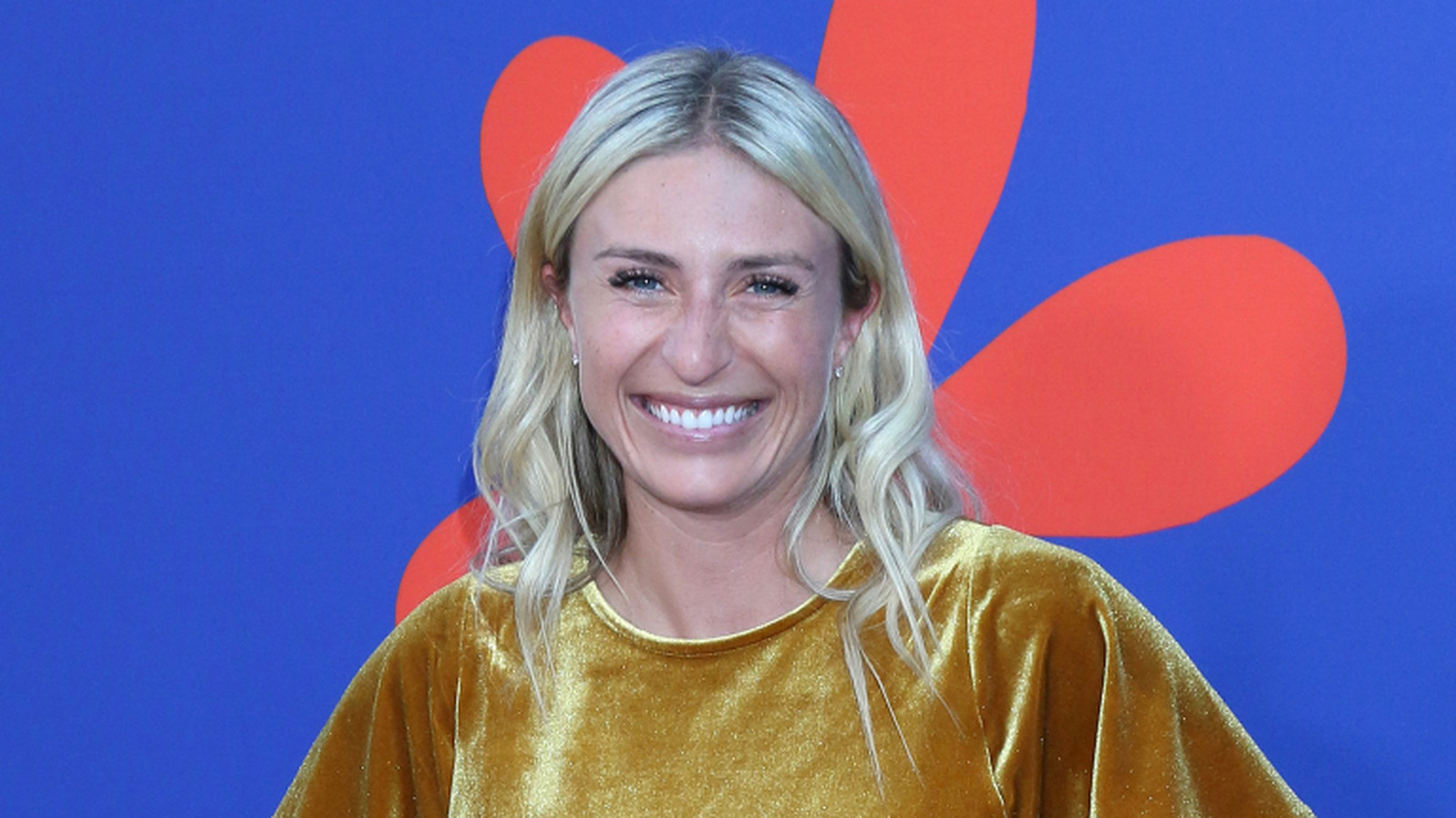 HGTV Star Jasmine Roth Shares Her Thrift Tip For Elevating A Space