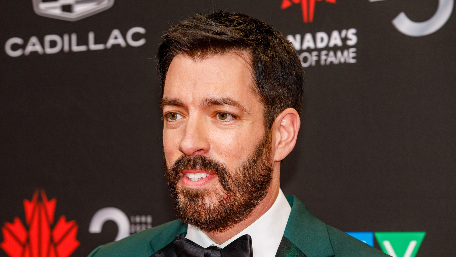 HGTV Star Drew Scott's Design Idea Will Maximize Seating In Your Kitchen