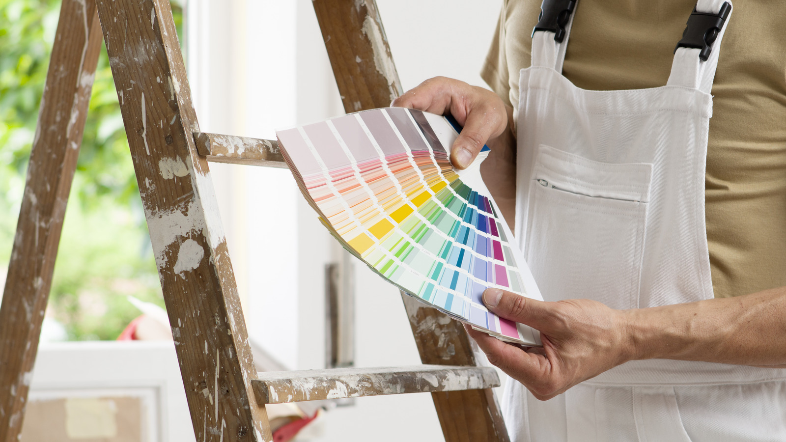 HGTV's Erin Napier Shows Us The Perfect Subtle Paint Shade For Kitchen ...