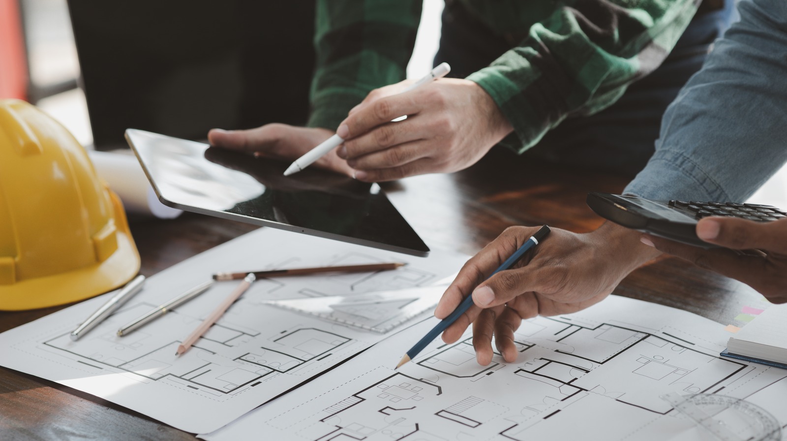 Home Improvement Projects That Are Better Left To The Professionals ...