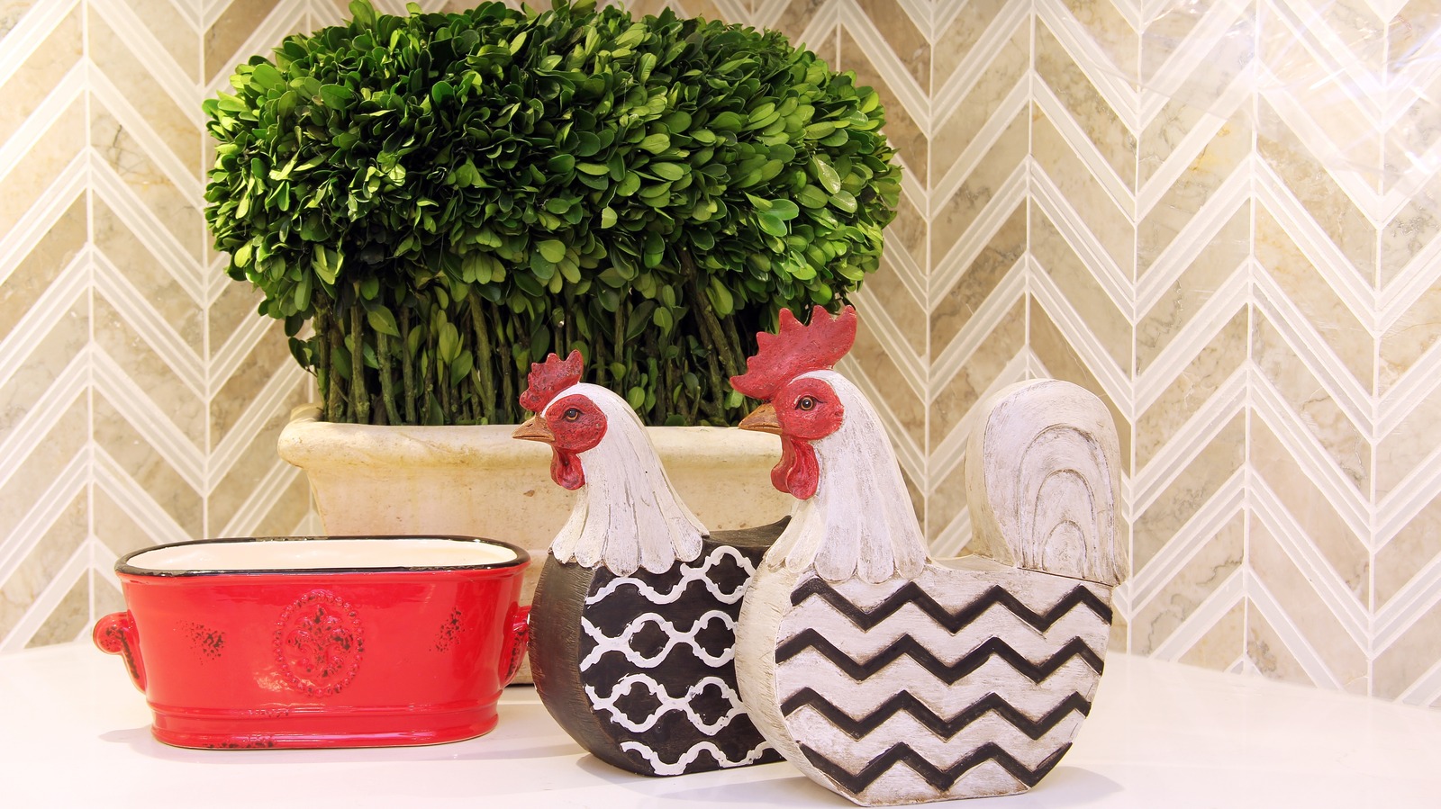 How A Rooster Became A Trendy Element In Country Kitchen Design