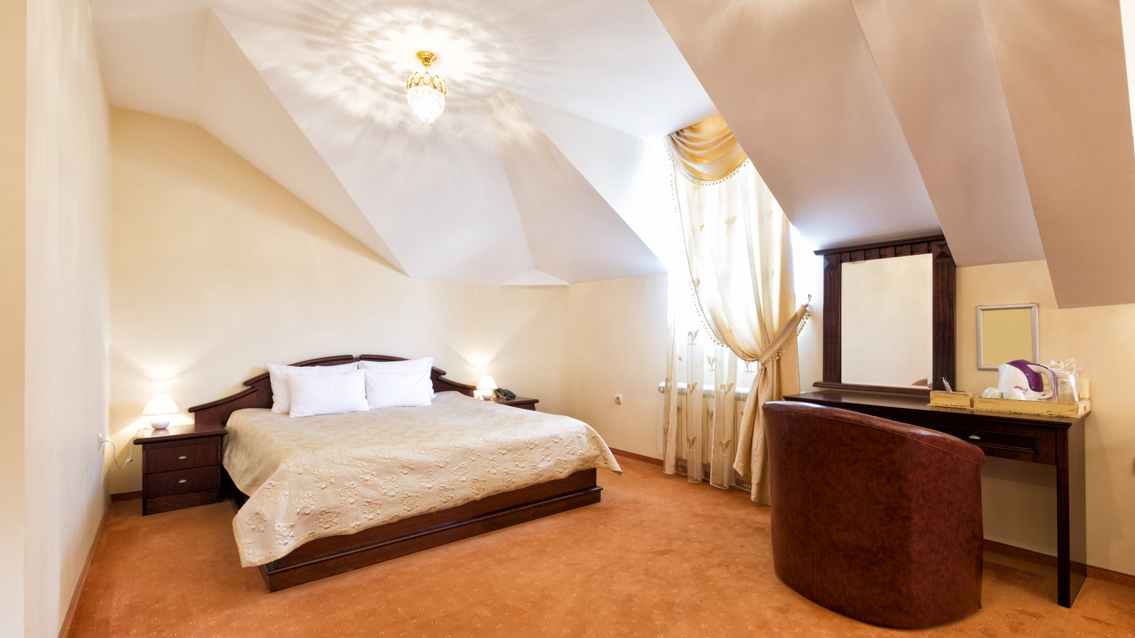 How To Decorate Your Bedroom If Youre A Leo