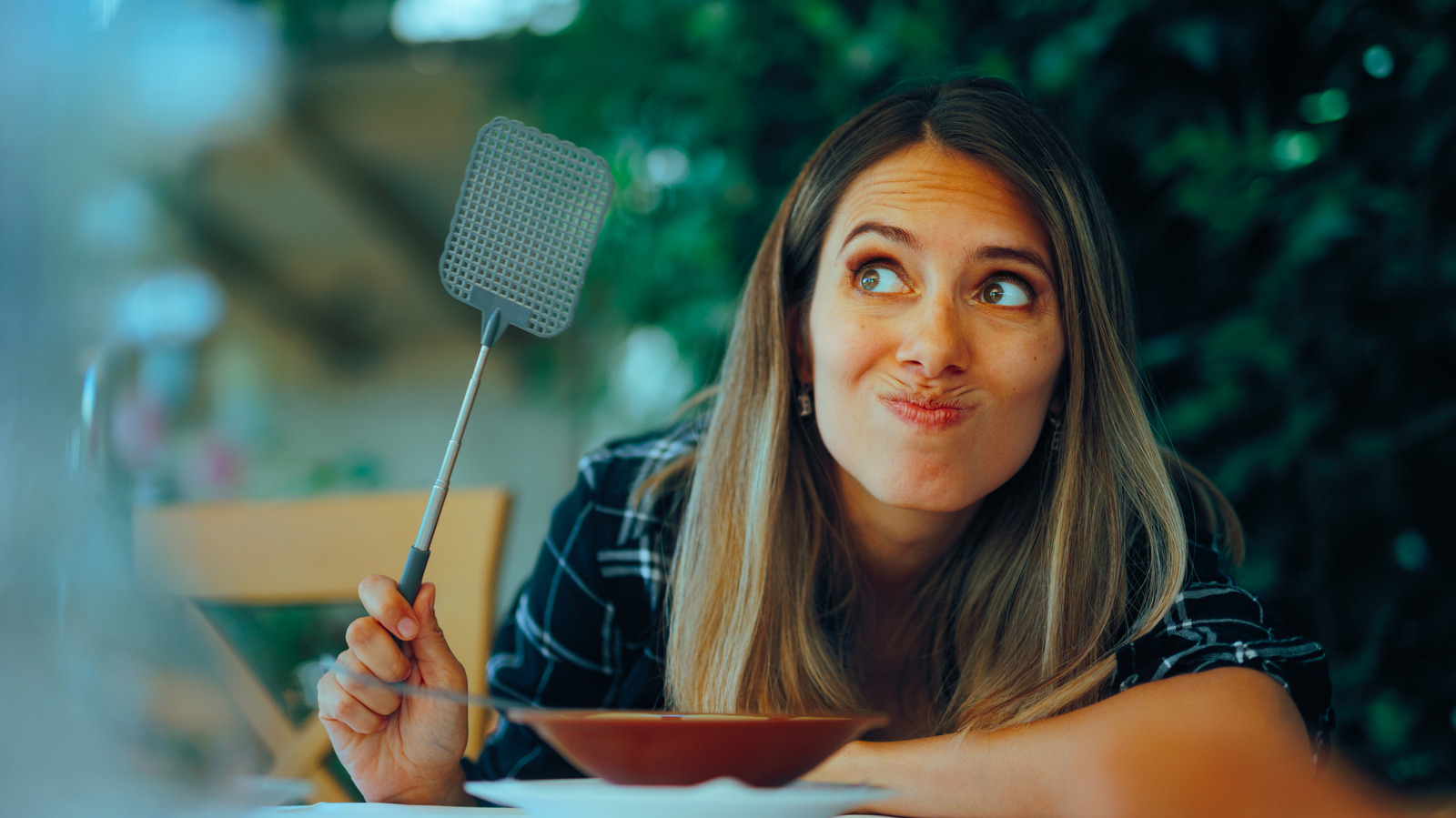 How To Deter Flying Ants With A Common Spice They Can't Stand