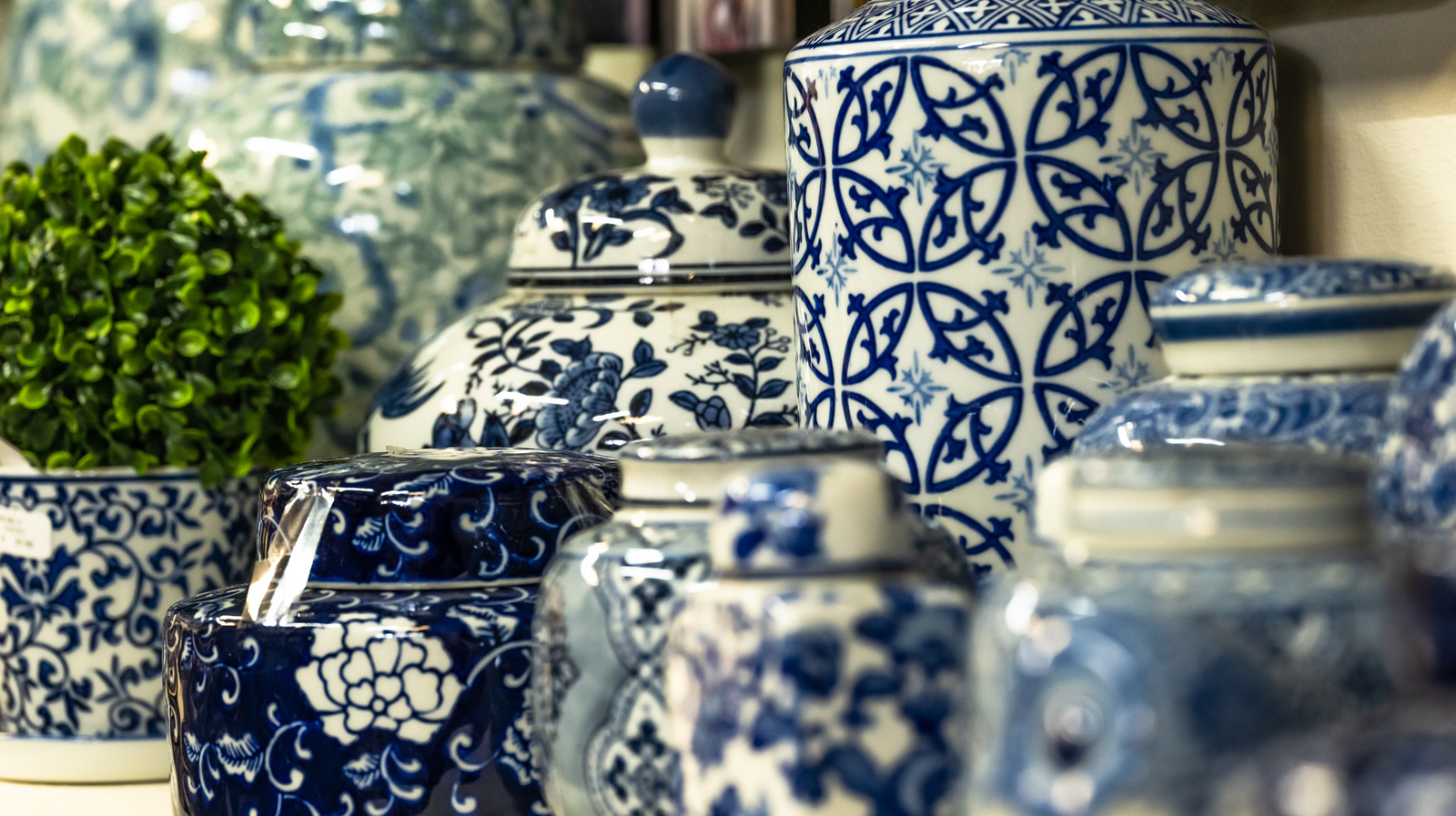 How To Know If Your Ginger Jar Is Valuable (And If It's Truly Authentic)