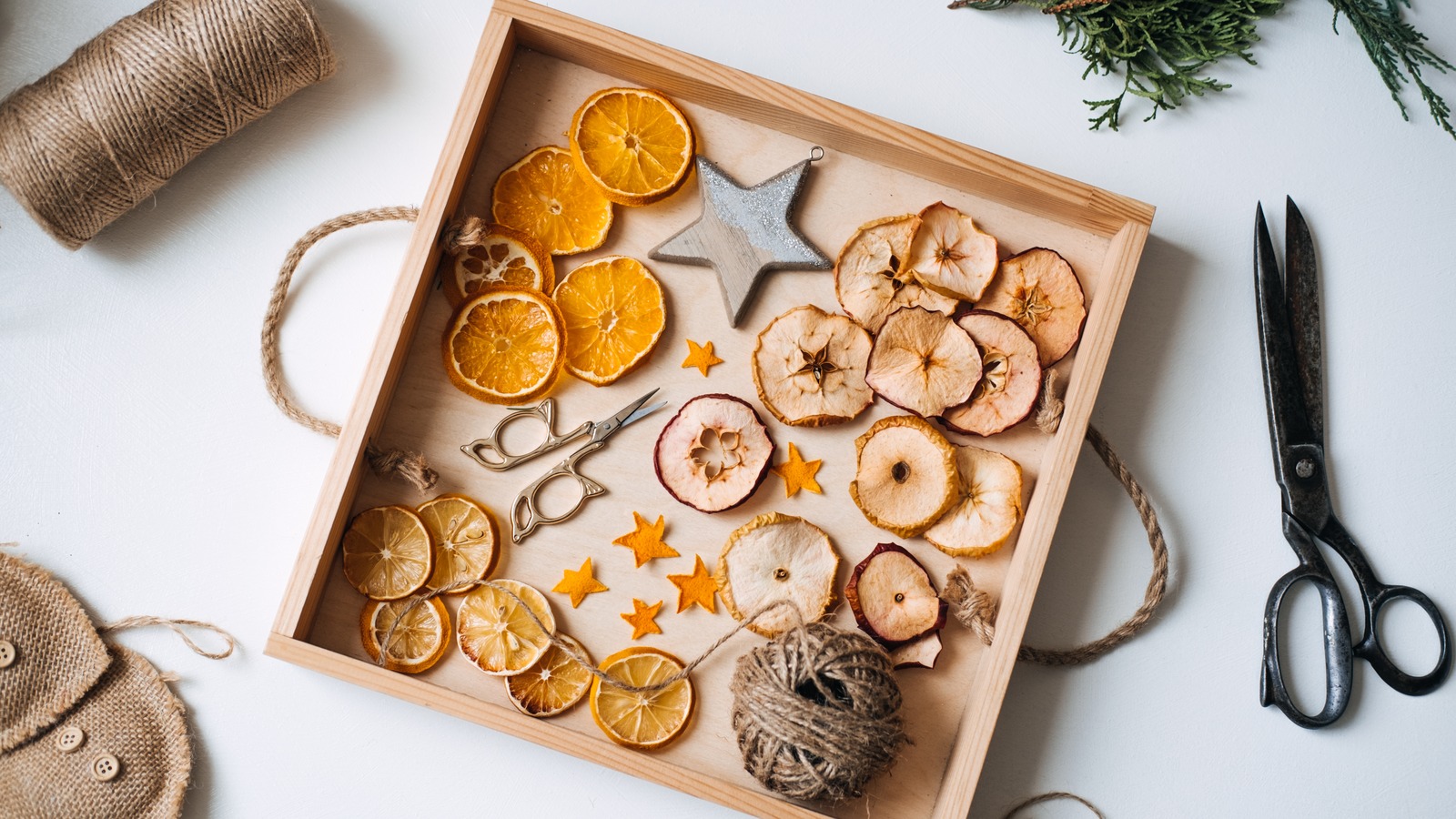 How To Make Easy And Sustainable Holiday Garlands