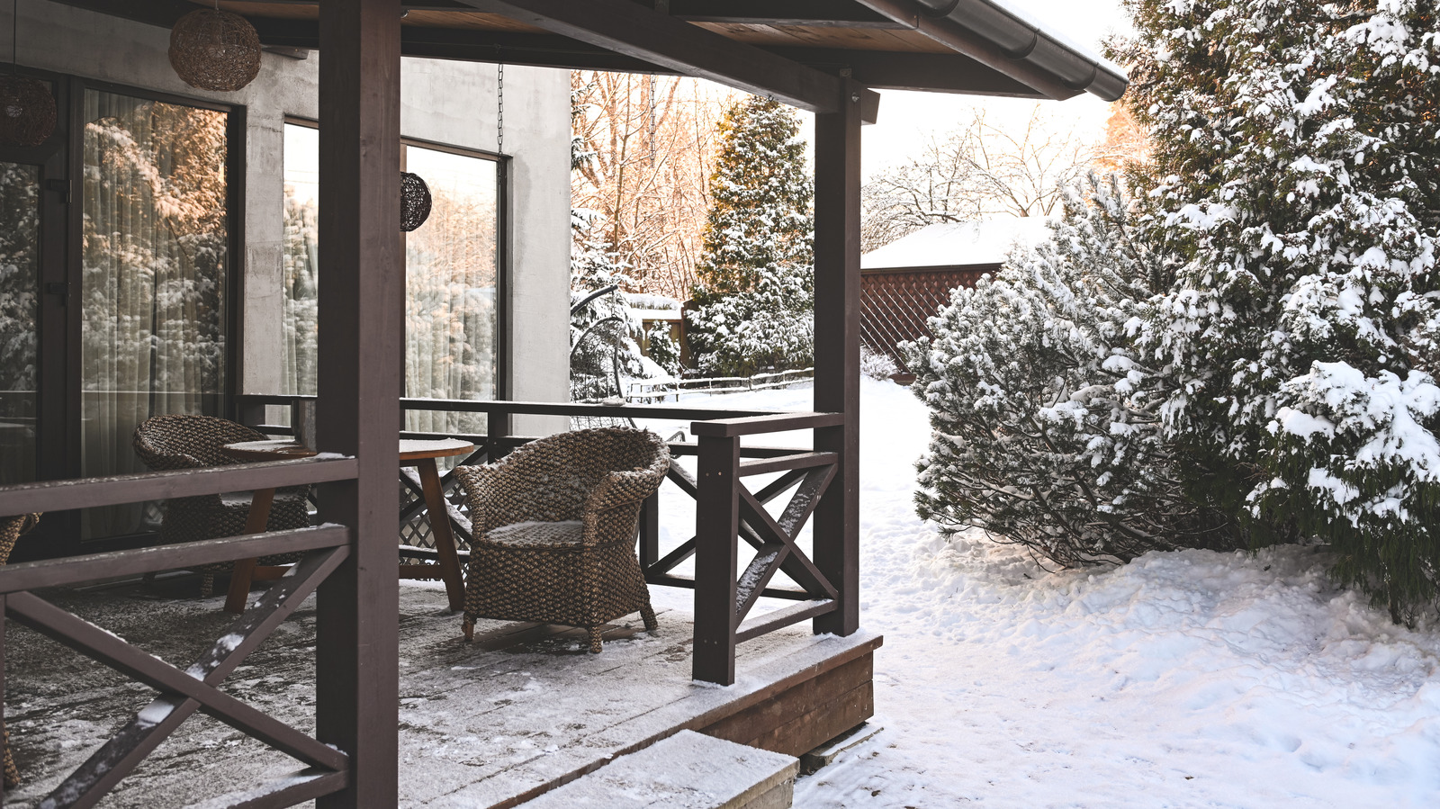 How To Temporarily Winterize Your Patio For Cold Weather Use
