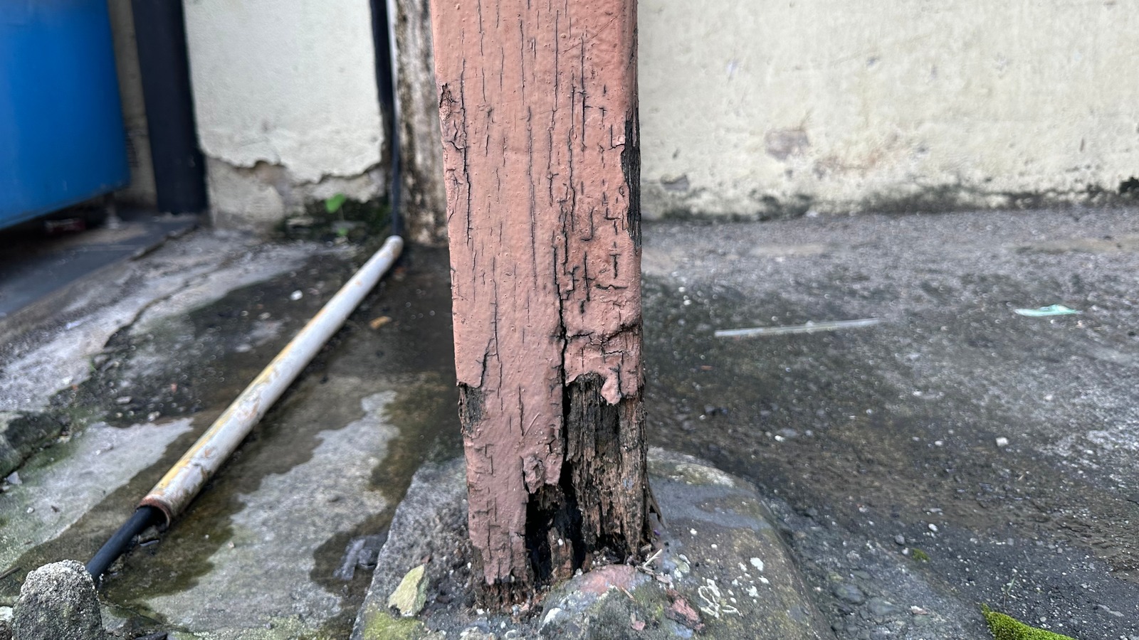 How To Use Gravel To Prevent Fence Posts From Rotting
