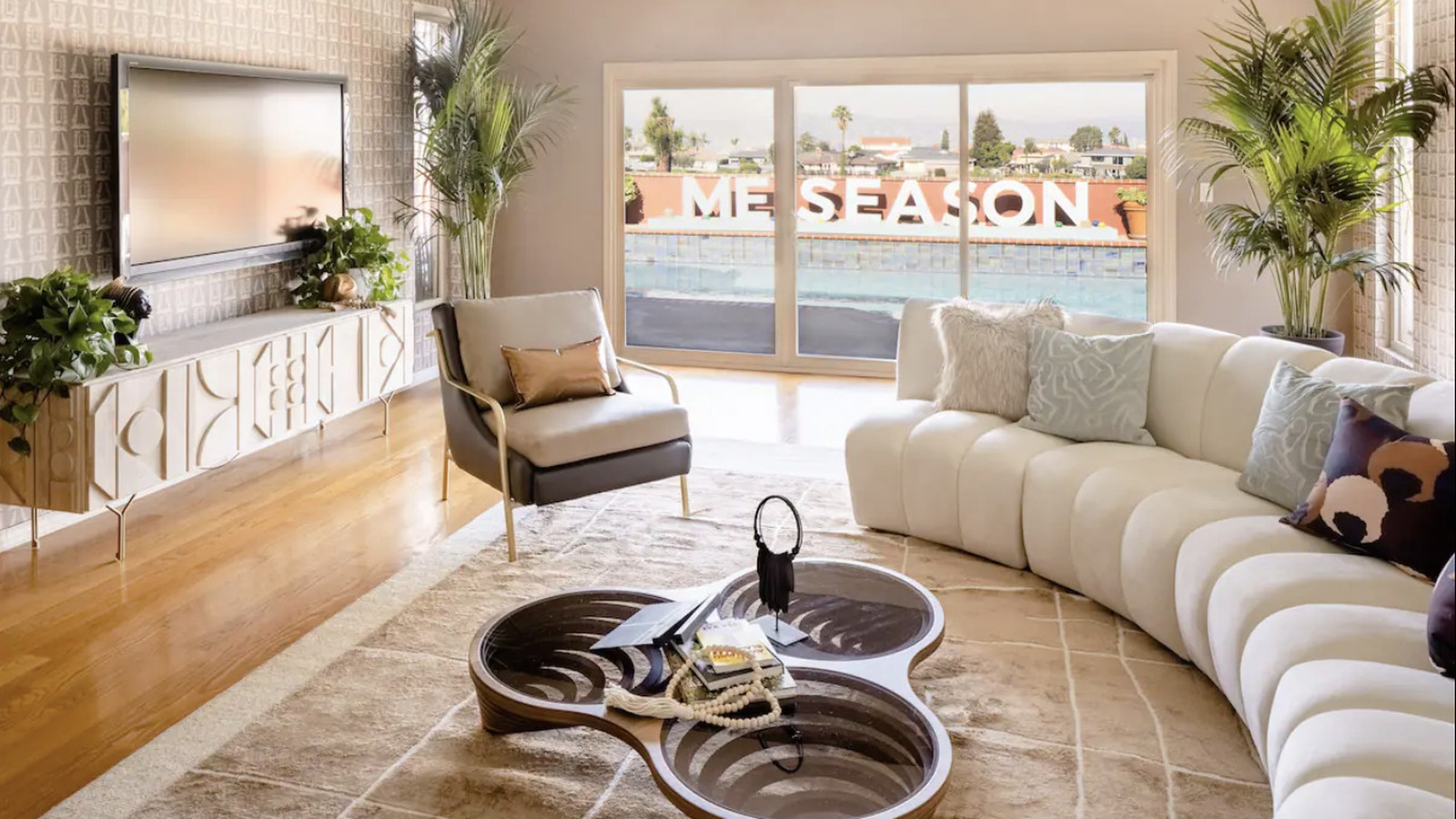 Inside The Airbnb Apartment That Issa Rae Designed