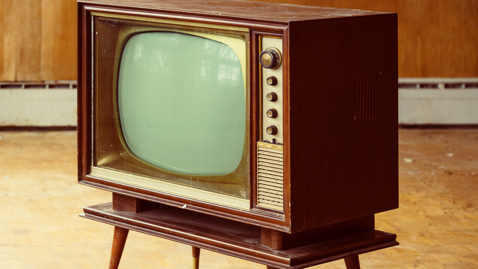 Keep Your Retro Aesthetic Authentic With This Hidden Modern TV