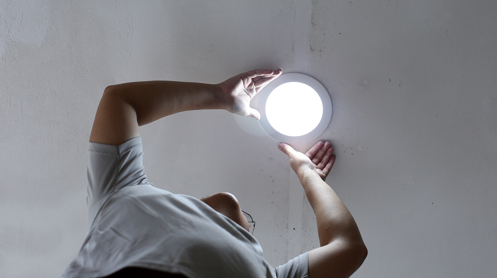 Learn To Install Can Lights In A Finished Ceiling With Ease