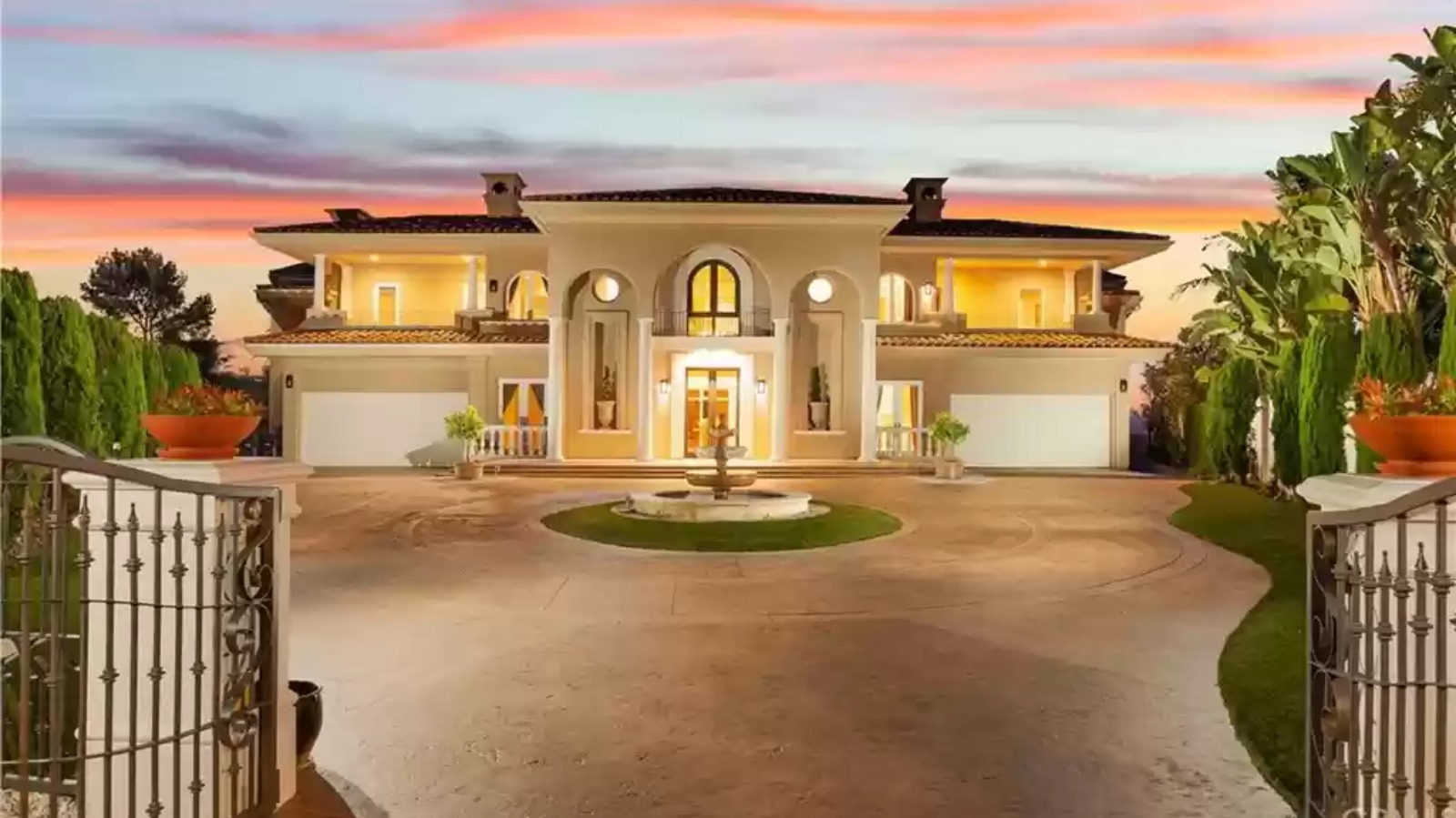 Look Inside This Mansion Before It Was Destroyed By California Wildfires