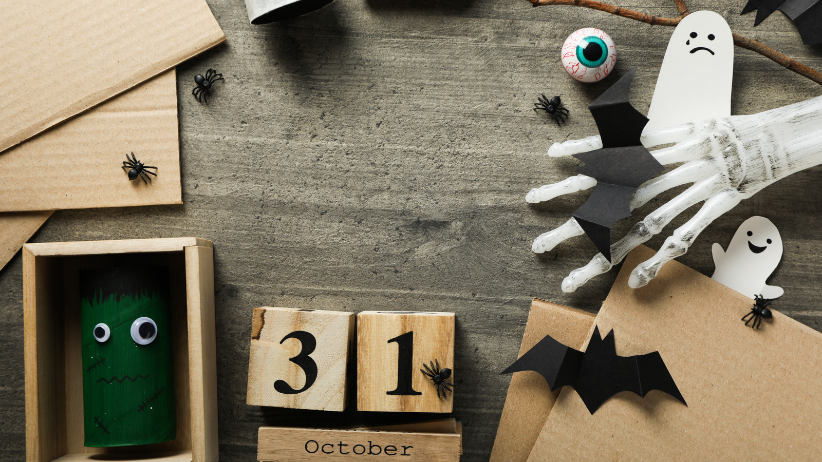 Make Colorful Hanging Ghost Decor That Looks High-End With An ...