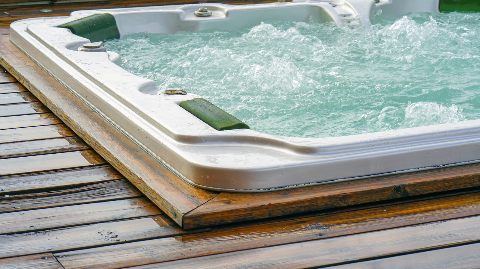 Mistakes Everyone Makes When Buying Hot Tub