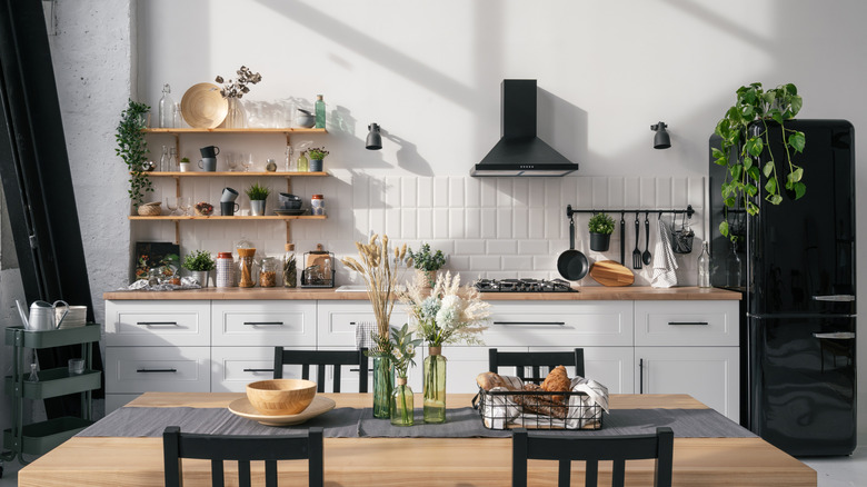 No Need For A Microwave: The Space Above Your Stove Is Begging For A ...