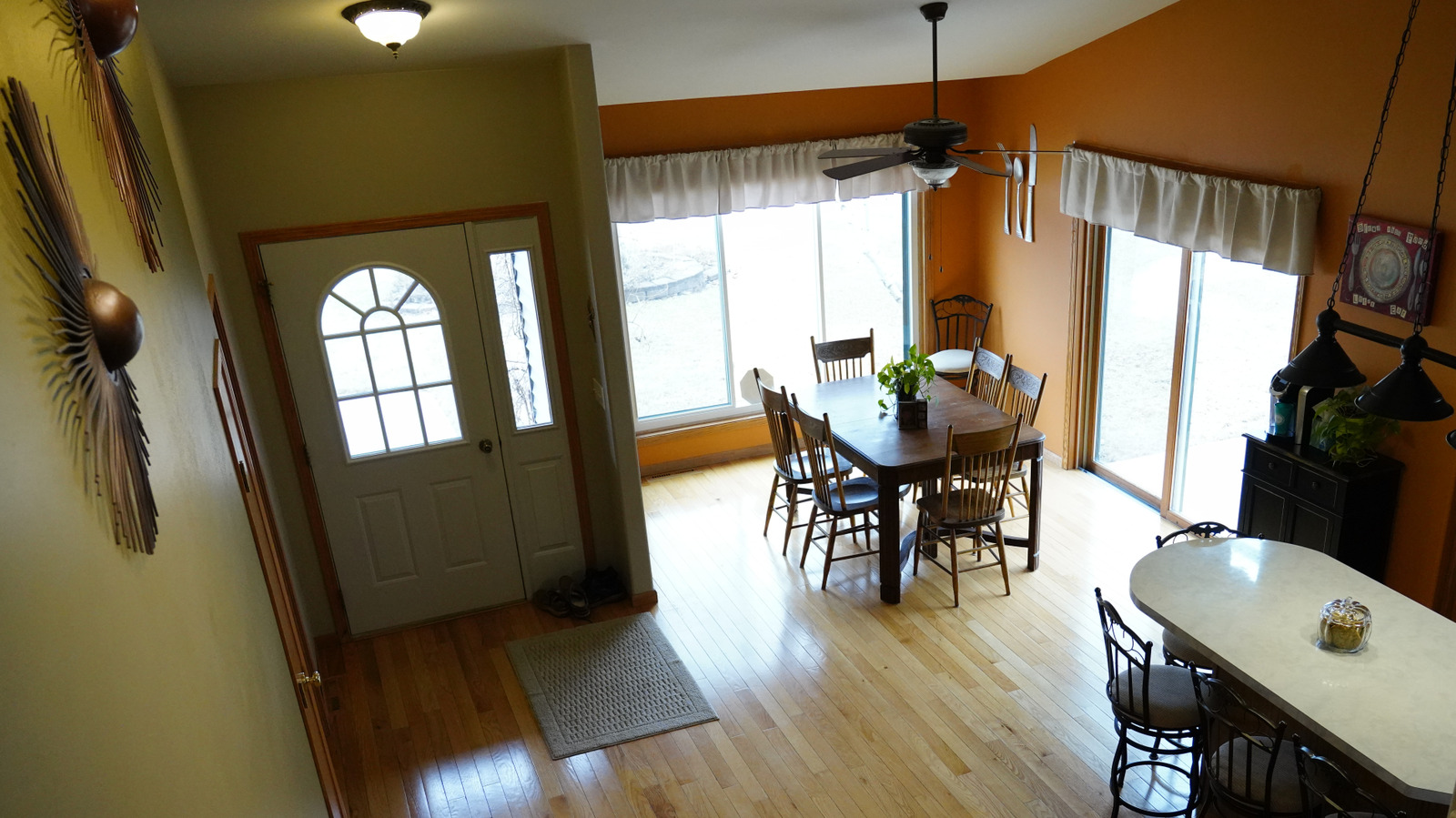 Not Wood Paneling Nor Color Palette: This Home Feature Is A '90s Staple