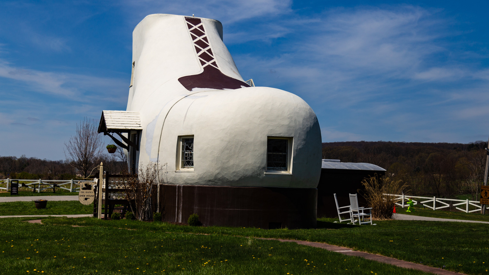 One Look At Pennsylvania's Iconic Shoe House Is Bound To Knock Your ...