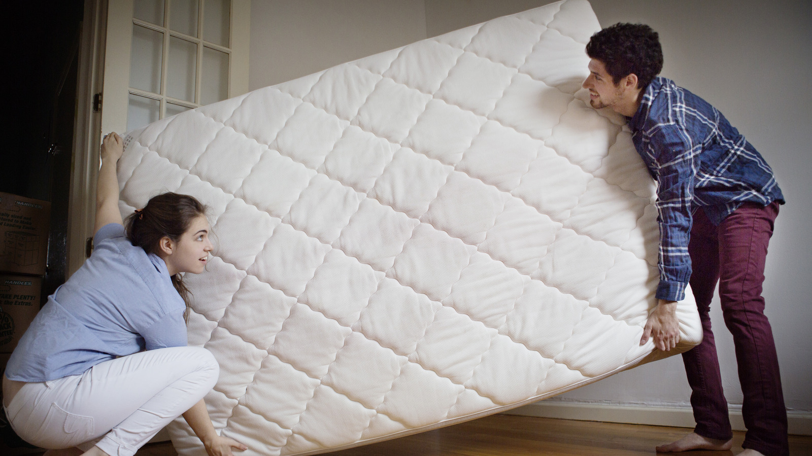 One Simple Tip To Prevent Your Mattress From Scuffing Up The Wall ...
