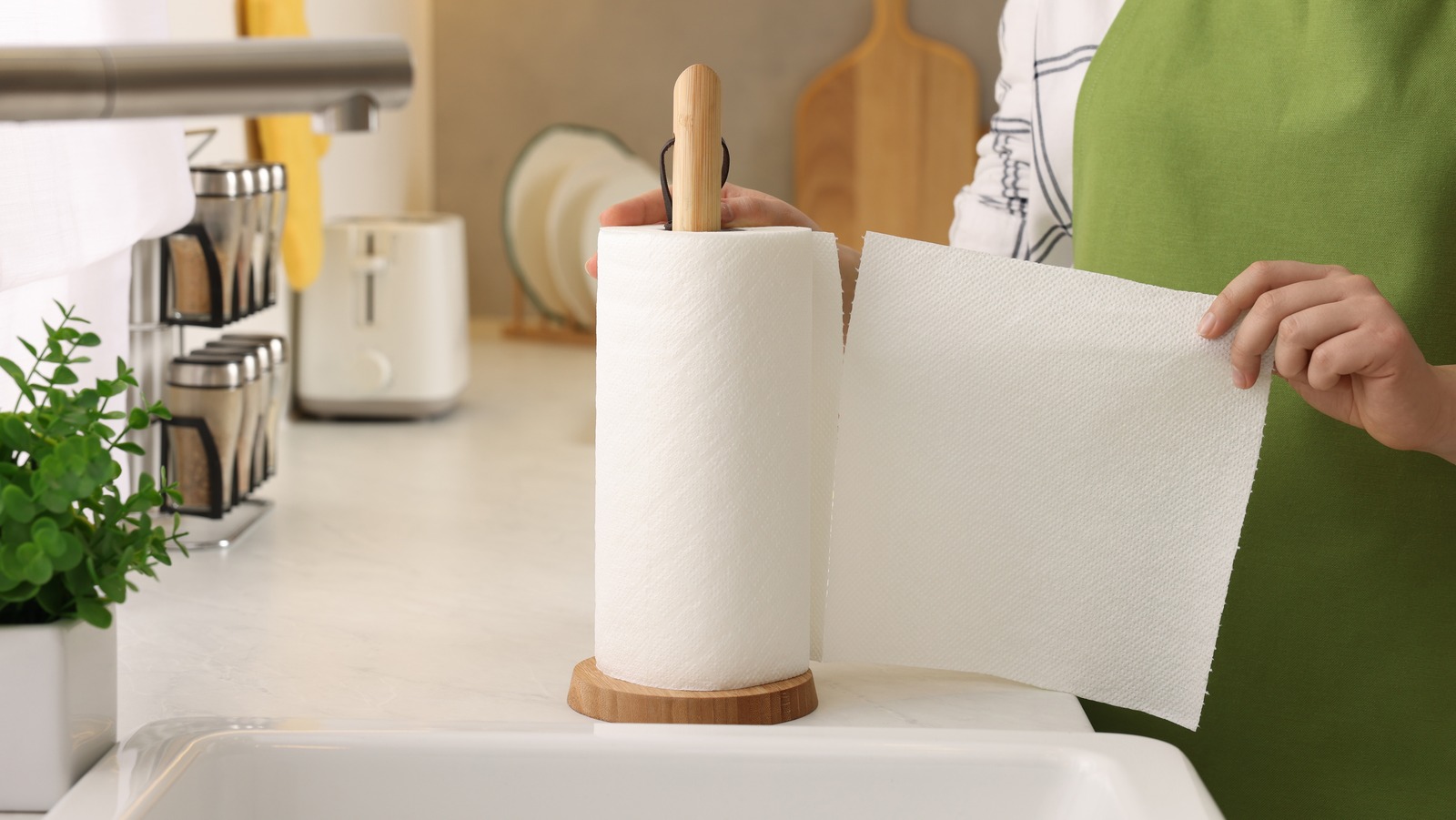 Paper Towel Mistakes You Didn't Realize You Were Making
