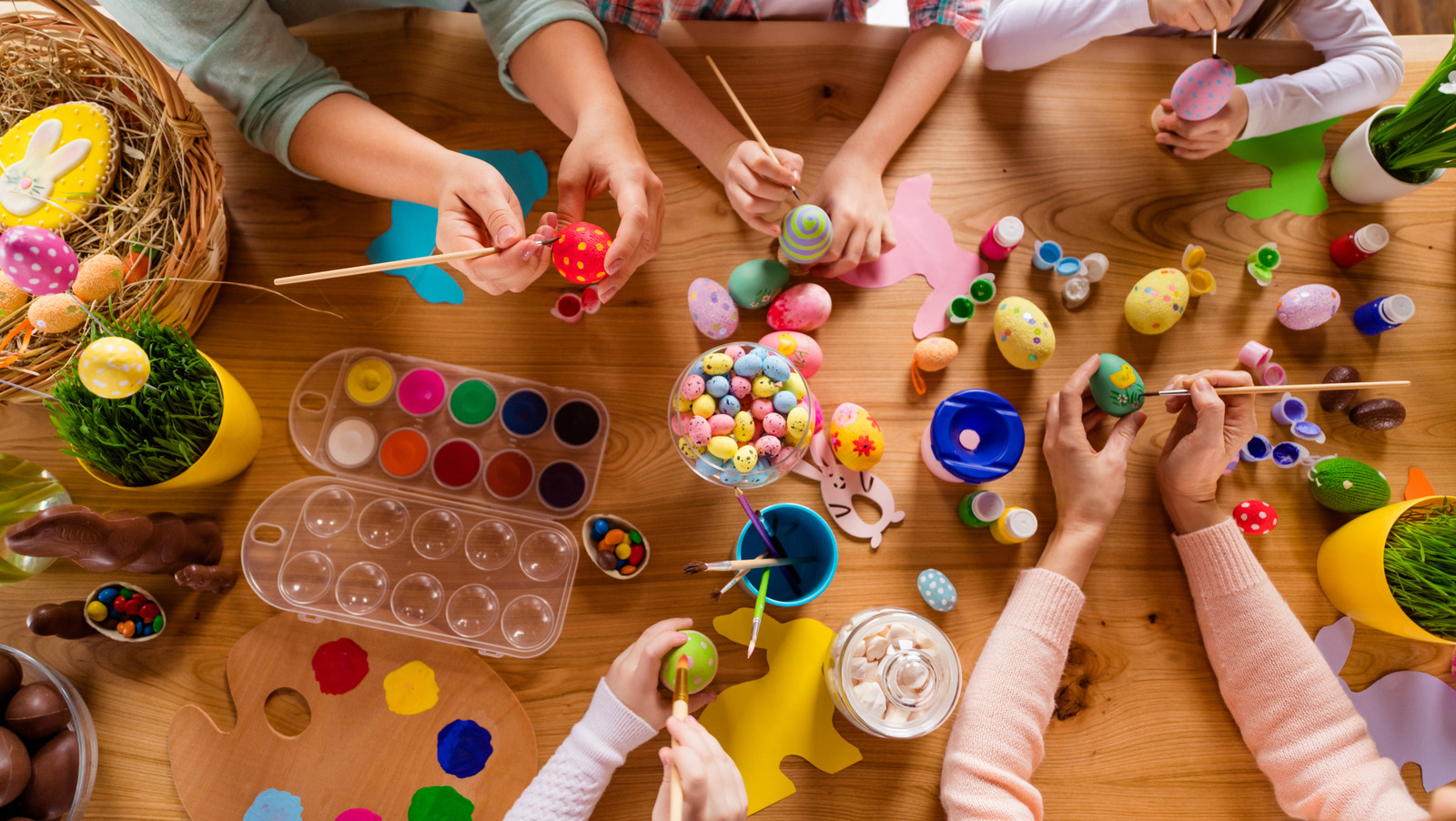 Price Of Eggs Got You Down? Try These 12 Egg-Cellent Crafts Instead For ...