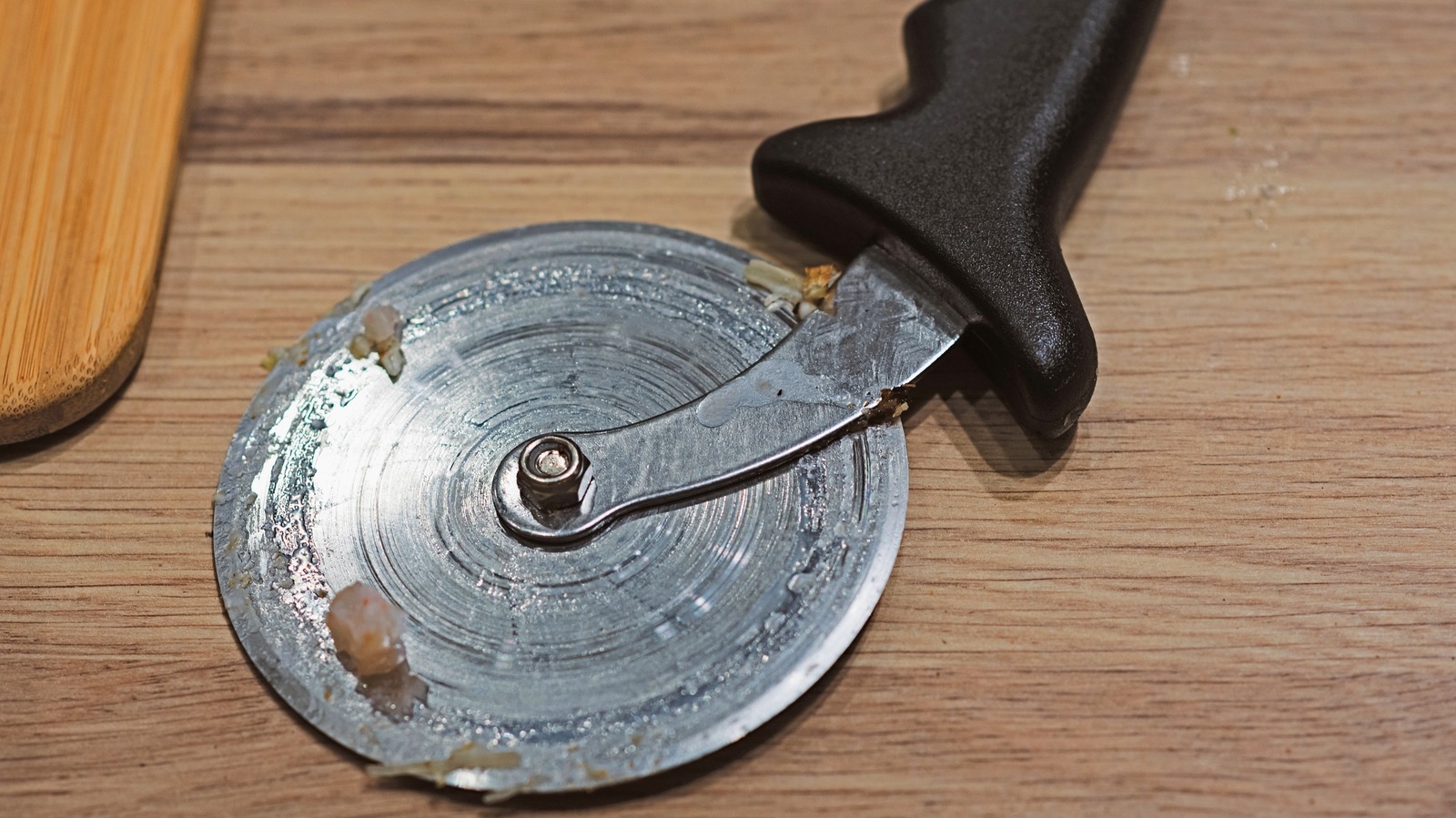 Quickly Sharpen Your Pizza Cutter In Just A Few Easy Steps