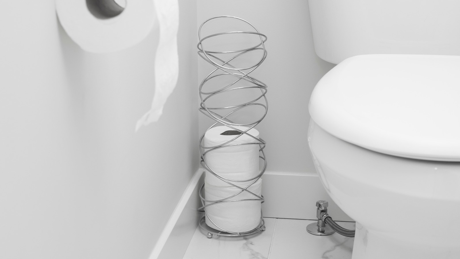 Repurpose A Toilet Paper Holder Into The Perfect DIY Plant Stand