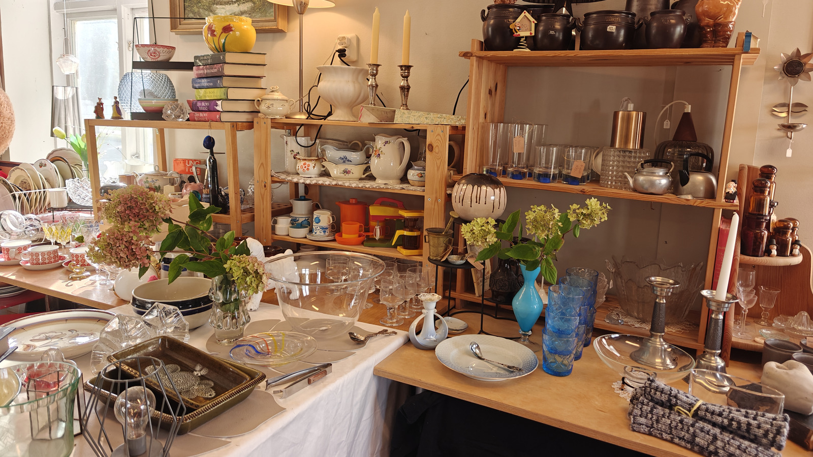 Reuse A Thrifted Glass Platter To DIY Adorable Custom Home Decor You'll ...