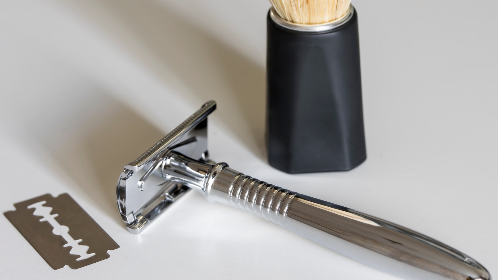 Safely Remove Rust From Single Edge Razors With Natural Ingredients At Home