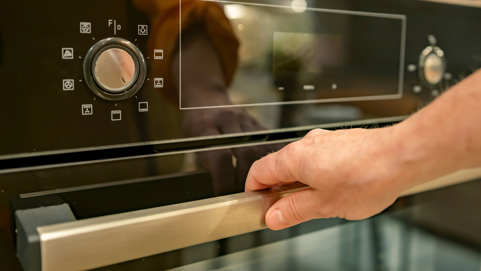 Safety Tips To Know Before Using The Oven's Self-Cleaning Function