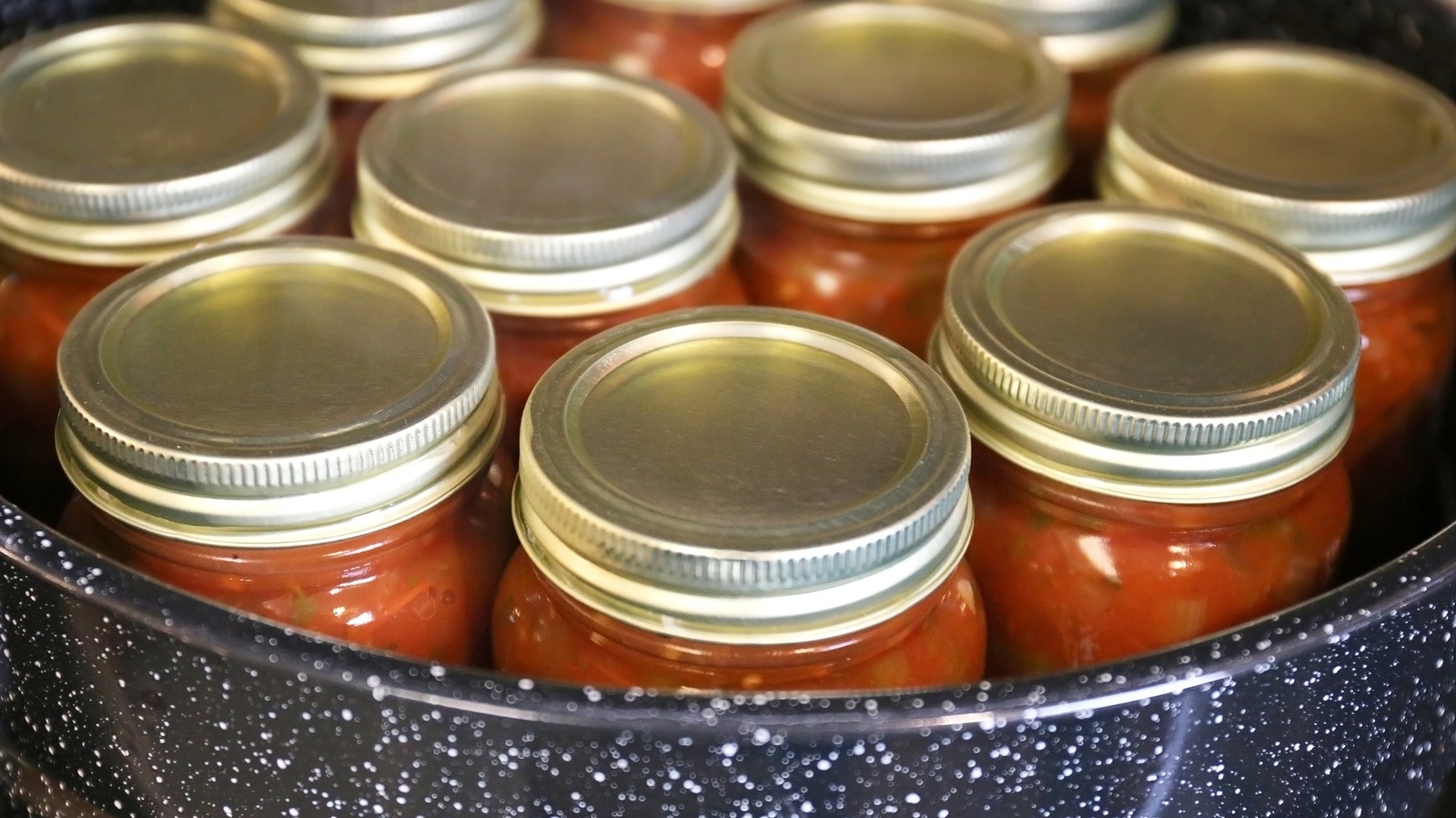 Save Your Mason Jar Lids For A Custom DIY Coaster That Keeps Furniture ...