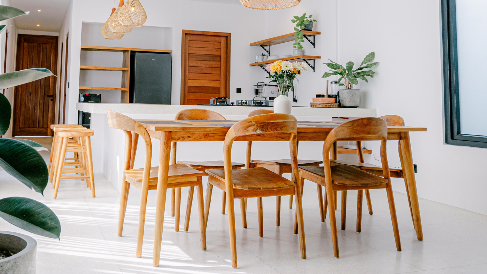 Say Goodbye To The Dining Table With 10 Trendy Alternatives To Replace ...