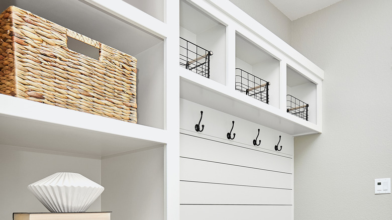 Say Goodbye To The Eyesore Of Mail & Paper Clutter With A Neat Built-In ...