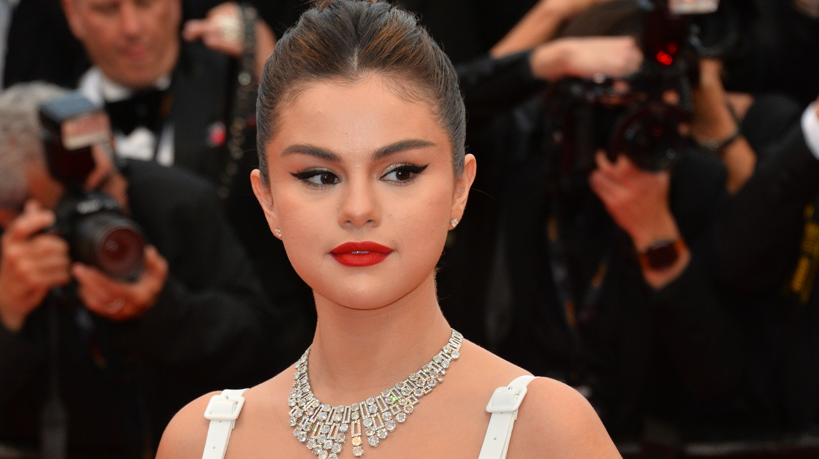 Selena Gomez's 2020 Kitchen Is Proof Going Bold Pays Off