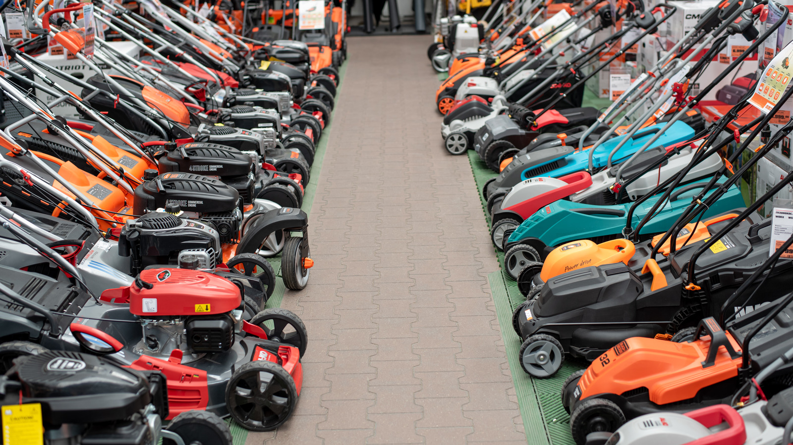 Self-Propelled Vs Push Lawn Mowers: Which Is Right For Your And Your Lawn