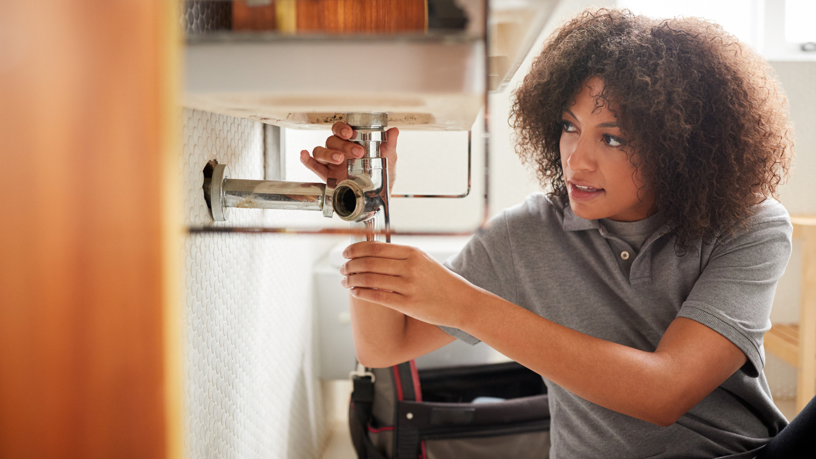 Signs You Need To Call A Plumber For Your Kitchen, According To An Expert