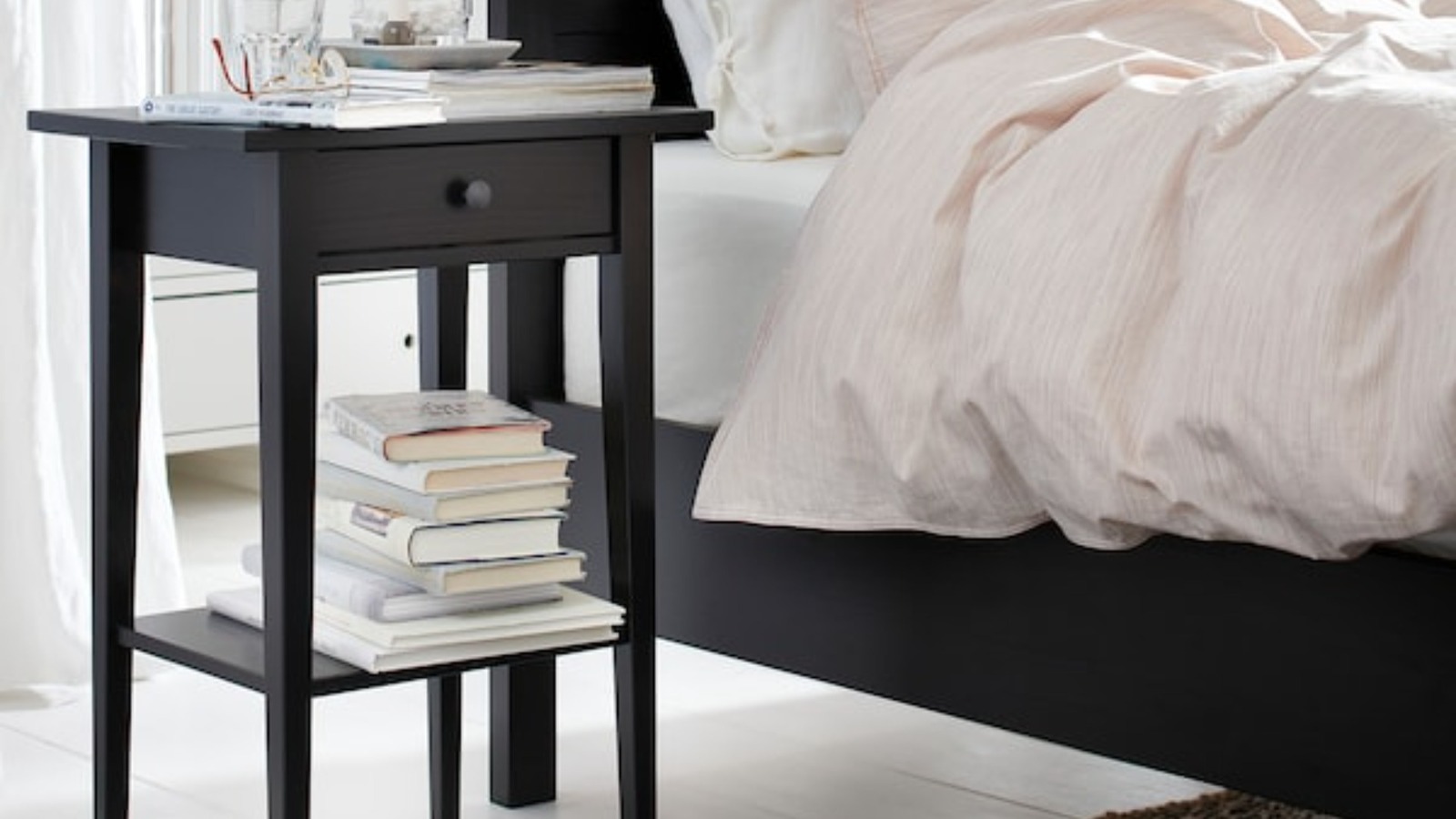 Hemnes nightstand black store