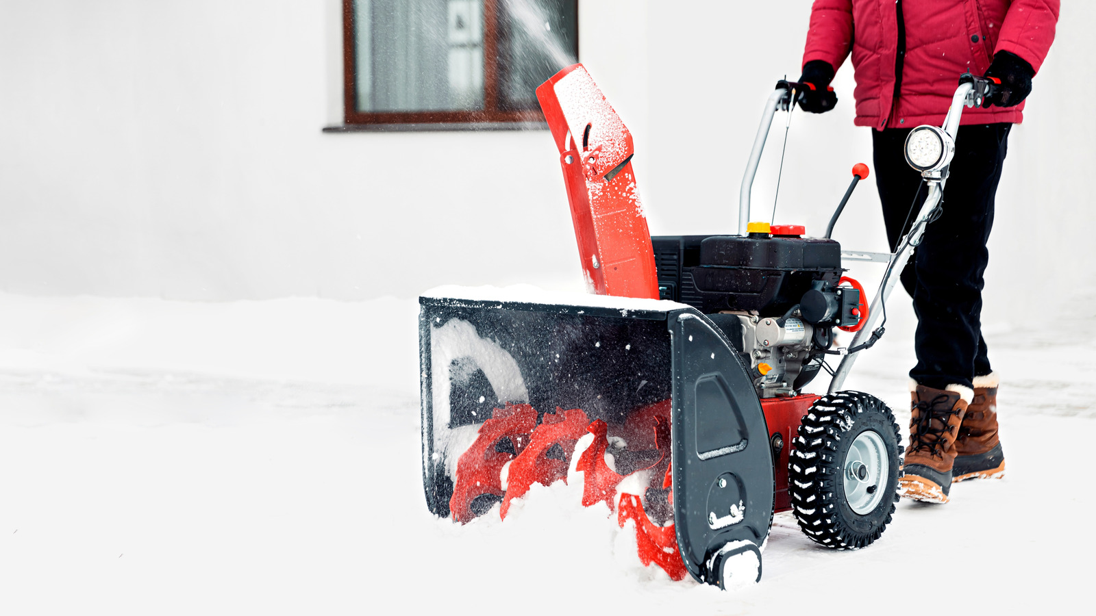 Snow Blower Safety Tips To Keep In Mind In Winter (And Common Mistakes ...