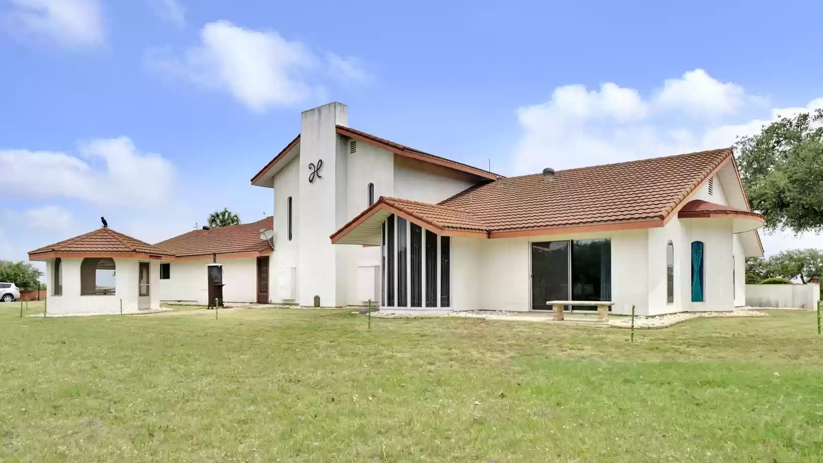 Step Inside A $3.9 Million Texas Ranch That's A '70s Western Dream Come ...