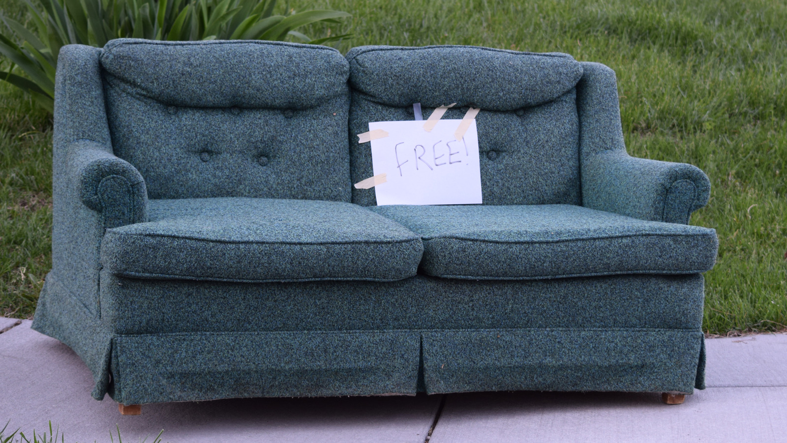 Street Finds To Avoid Picking Up For Your Home