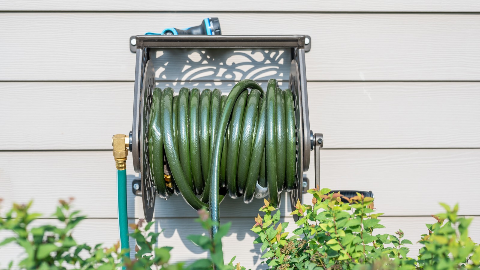 Stylish Garden Hose Storage Hacks That Make Clutter A Thing Of The Past