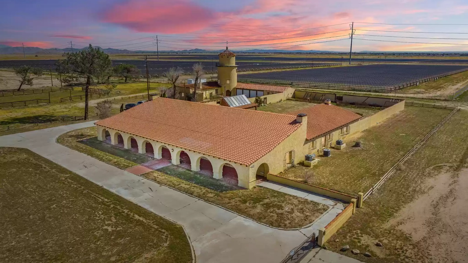 Take A Tour Of A Desert Hacienda That Looks Straight Out Of A Western