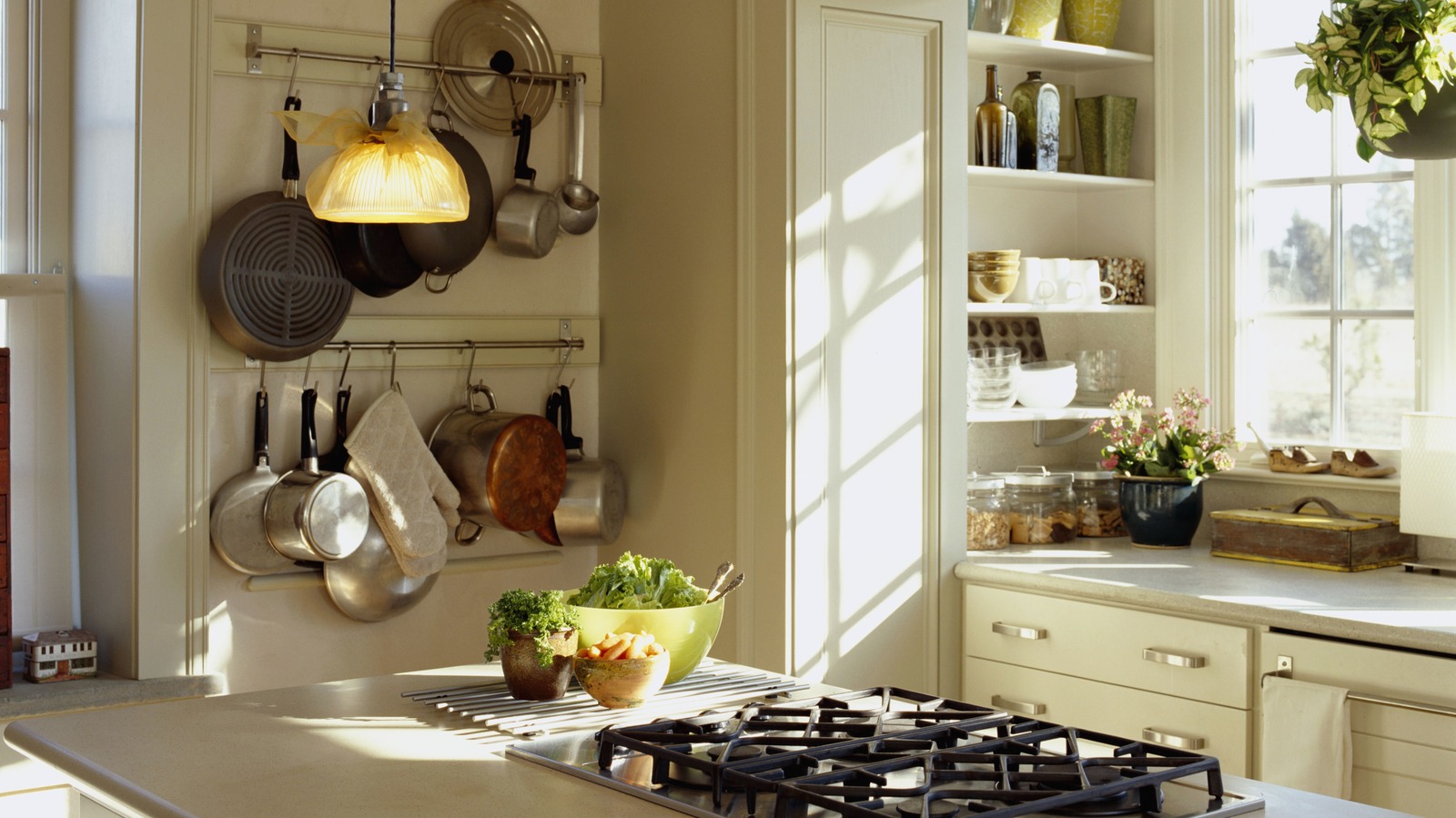 The 13 Best Ways To Utilize Vertical Space In Small Kitchens
