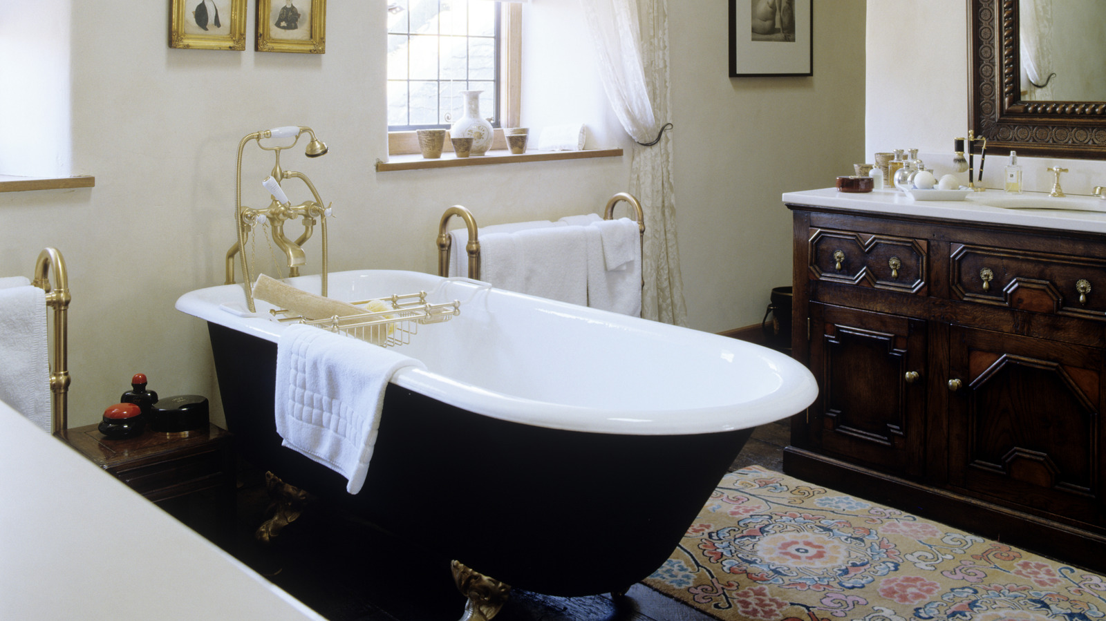 The 7 Best Ways To Keep Your Bathroom Cool During Sweltering Summers