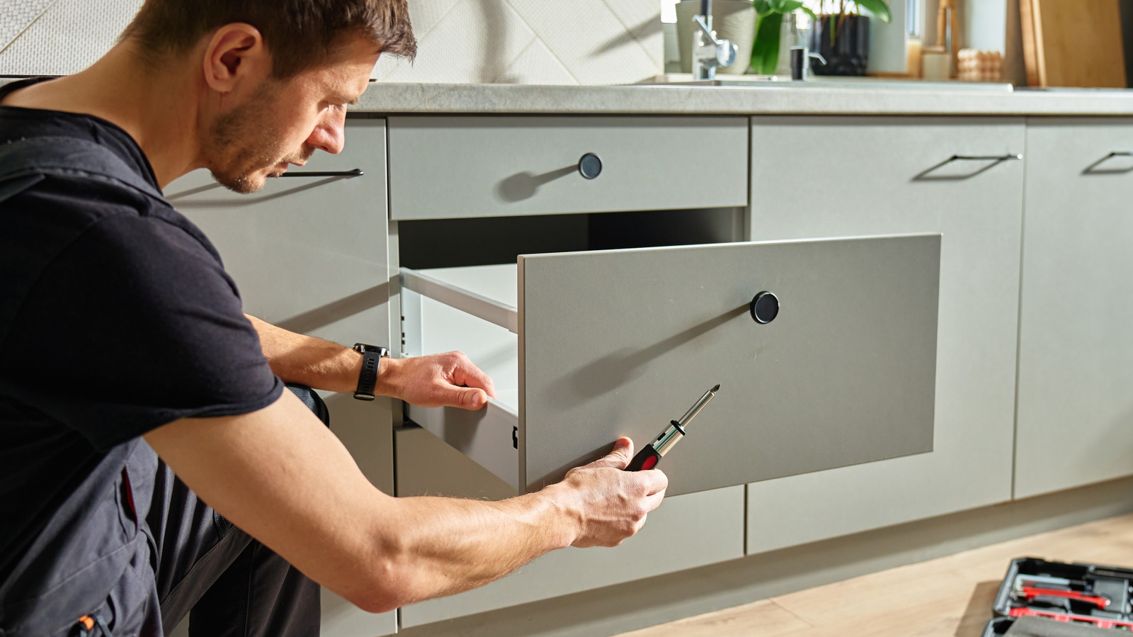 The Affordable Harbor Freight Screwdriver Set Shoppers Are Calling 'The ...