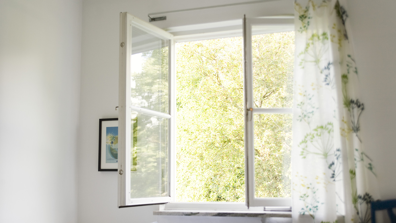 The Benefits Of Airing Out Your Home (And How Often You Should Do It)