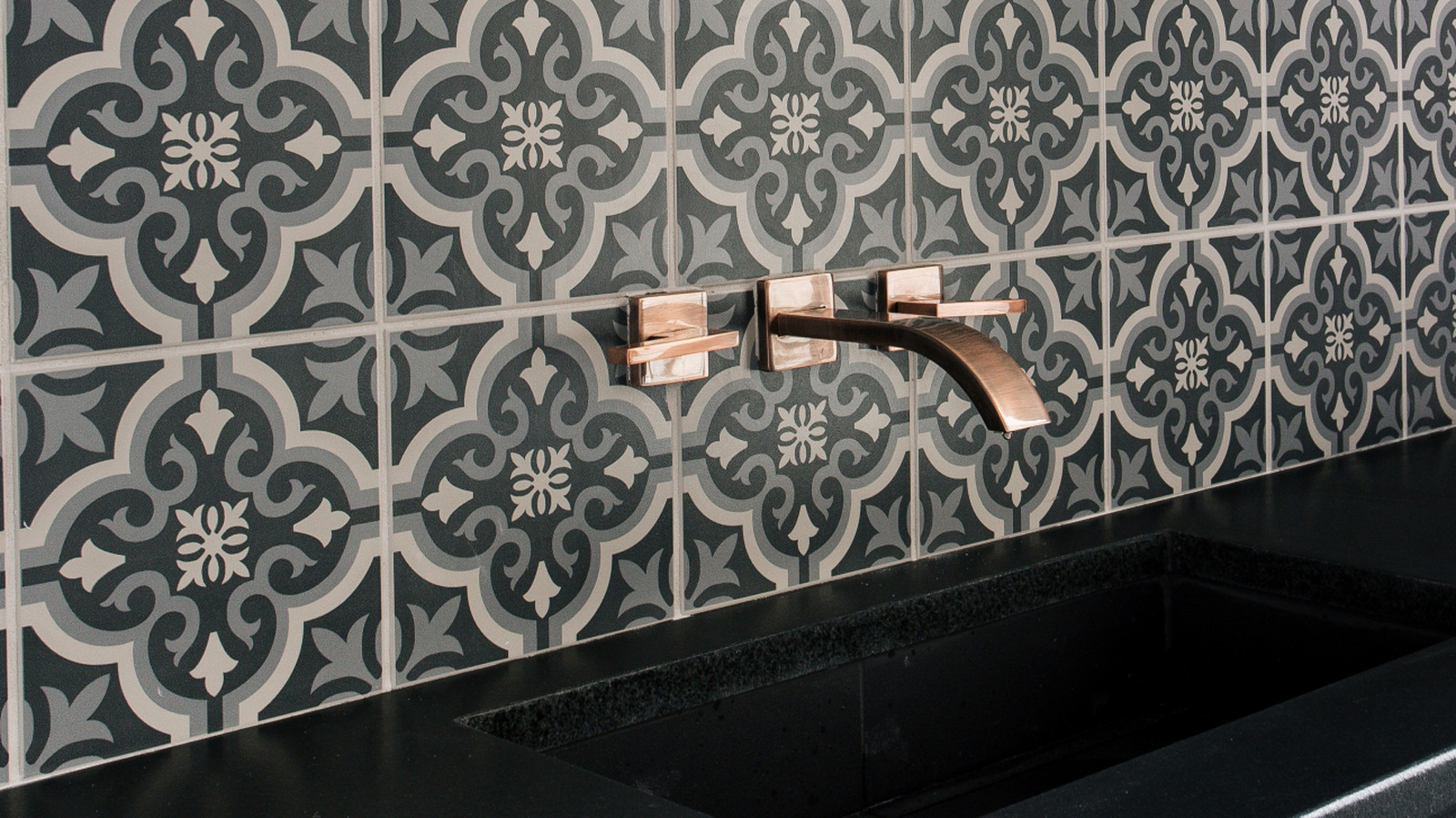 The Best Bathroom Backsplash Tiles You Can Find At Lowes