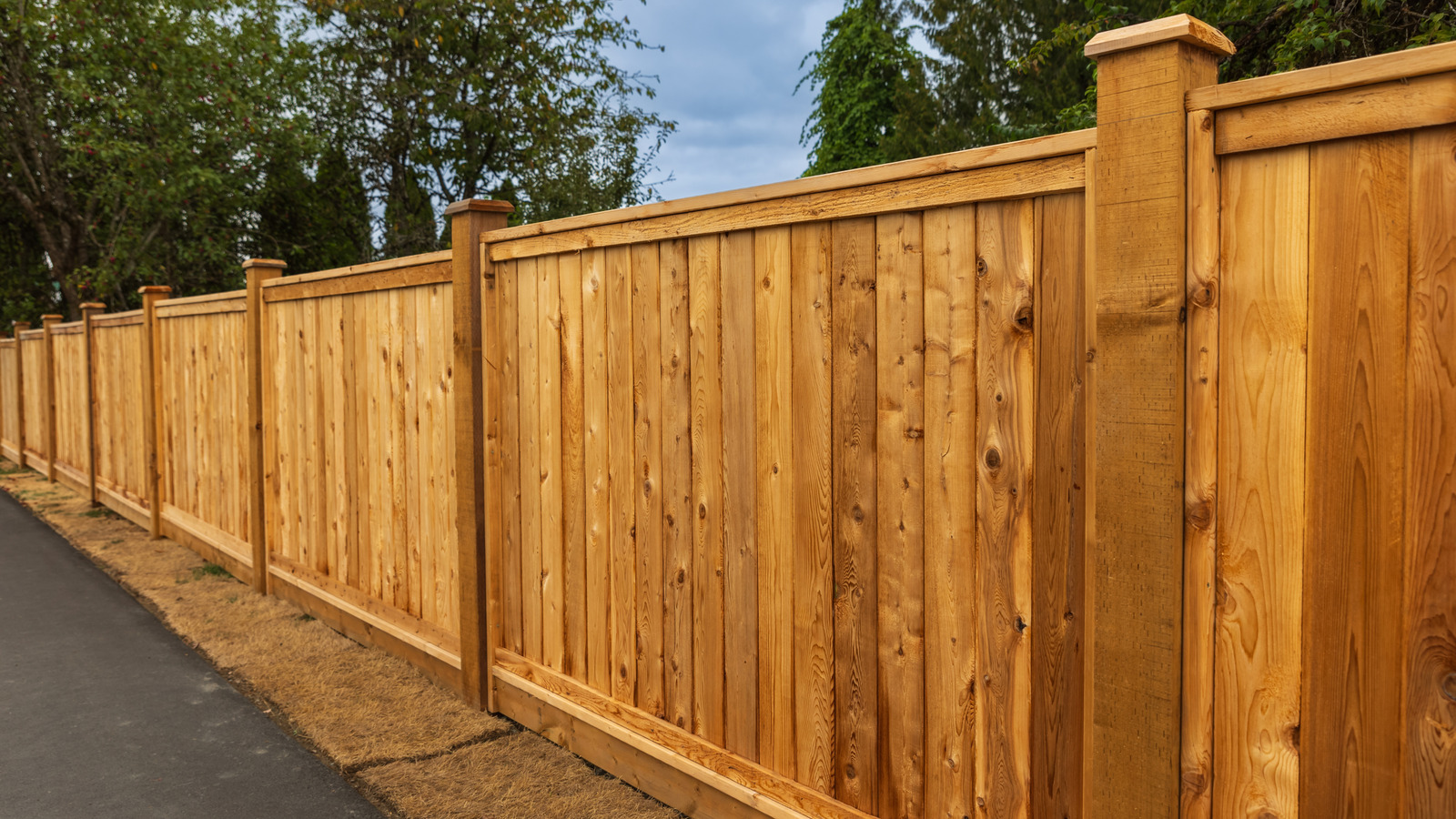 The Best Way To Install A Fence To Make Both You And Your Neighbor Happy