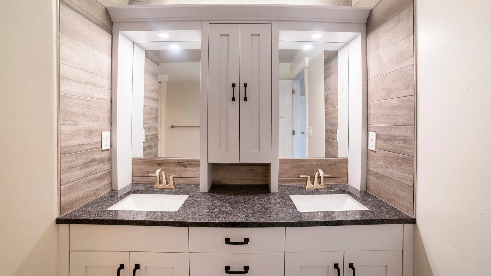 The Cabinet Tower Solution That'll Add Storage Space In Your Tight Bathroom