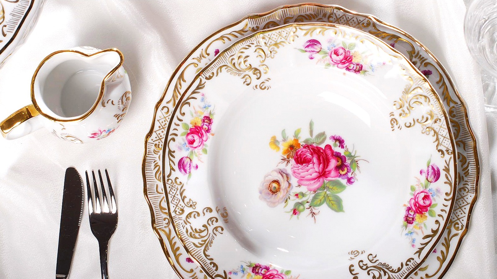 The Cheap Plate Hack That'll Protect Your Fine China